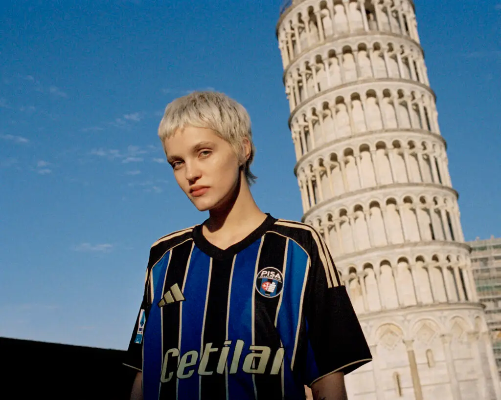 Pisa SC Home Kit, una luce dorata sul Nerazzurro - Pisa Sporting Club